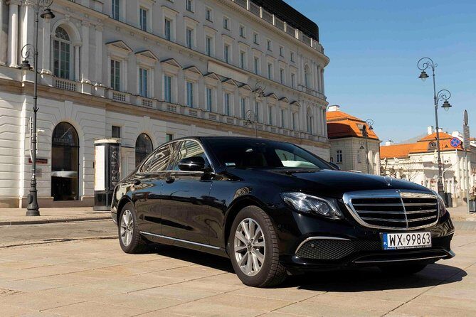 Luxury Warsaw Chopin Airport Transfer by private Limousine - Who Should Consider This Service?