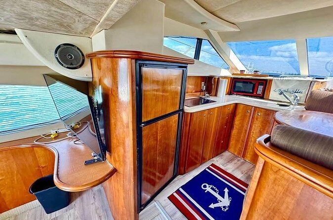 Luxury Yacht Charter Experience in Miami - The Sum Up