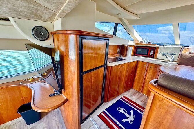 Luxury Yacht Charter Experience in Miami - FAQ