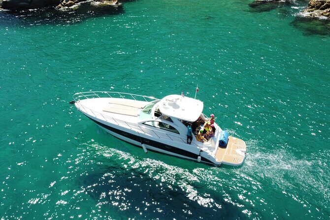 Luxury yacht for private tour EN Cabo San Lucas - An In-Depth Look at the Experience
