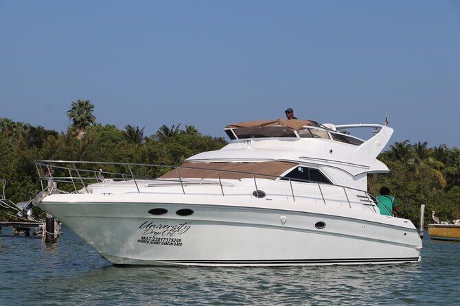 Luxury Yacht in Paradise and snorkel by Isla Mujeres - A Detailed Look at the Experience