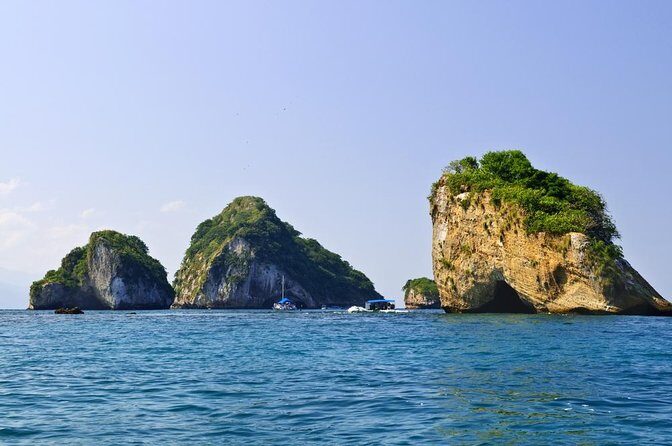 Luxury Yacht & Snorkel with All inclusive Open bar and lunch - Key Points