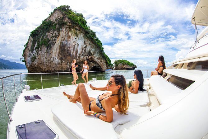 Luxury Yacht & Snorkel with All inclusive Open bar and lunch - Return and Reflection