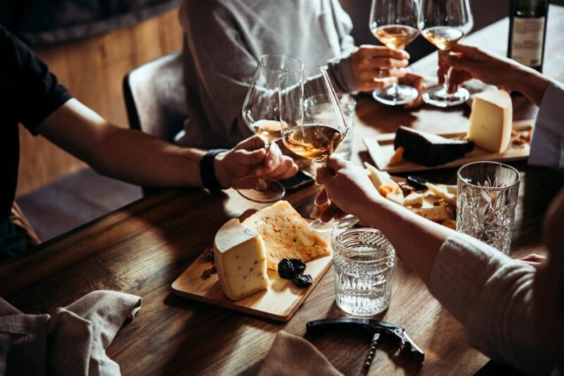 Lyon Croix-Rousse: Wine Tasting & Vinyl Record Tour - A Deep Dive into the Lyon Croix-Rousse Vinyl & Wine Experience