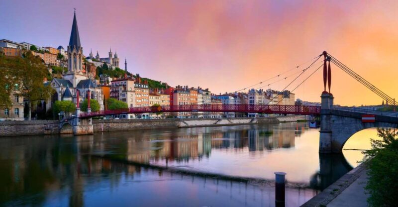 Lyon: Express Walk with a Local in 60 minutes - Key Points