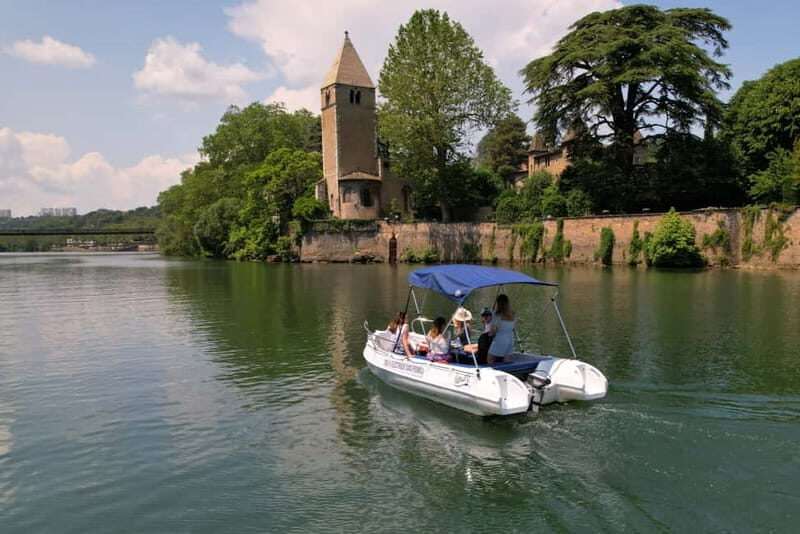 Lyon: from Confluence to Barbe Island by free license boat - Introduction