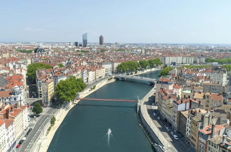 Lyon: from Confluence to Barbe Island by free license boat - Exploring Lyon from the Water: A Practical Overview