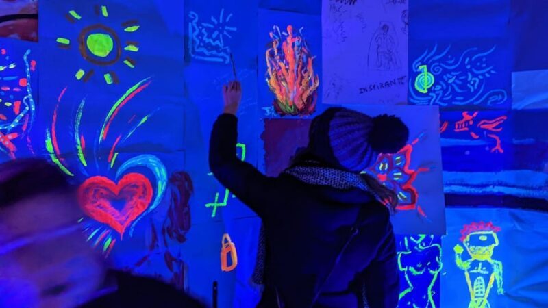 Lyon : Neon painting in an artist's studio - gallery - Who Will Love This Tour?