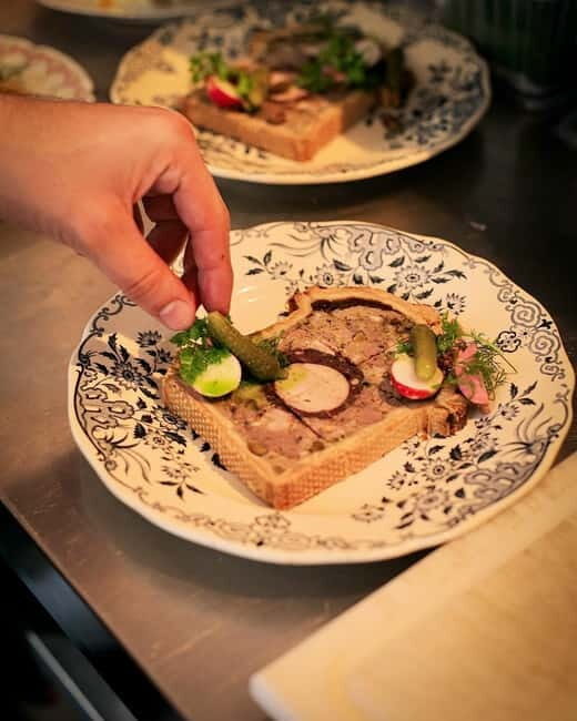 Lyon: Private Food Tour with Meal and Wine Pairings - Key Points