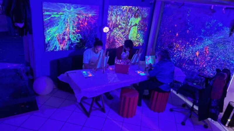 Lyon: Tarot Reading and Neon Painting Workshop - Key Points