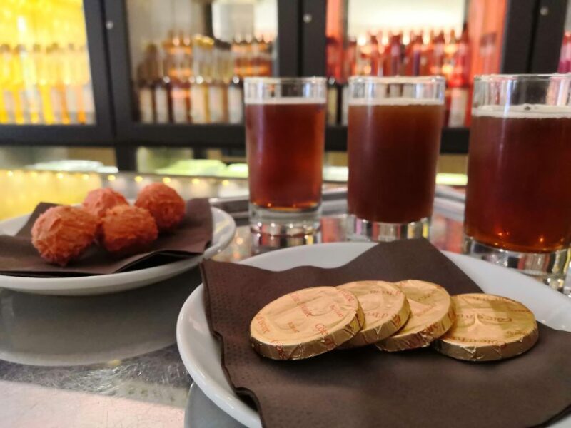 Lyon: Vieux Lyon Food Tasting Walking Tour - Detailed Breakdown of the Itinerary