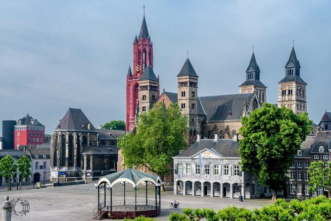 Maastricht Experience with a Local Photographer - The Value of the Experience