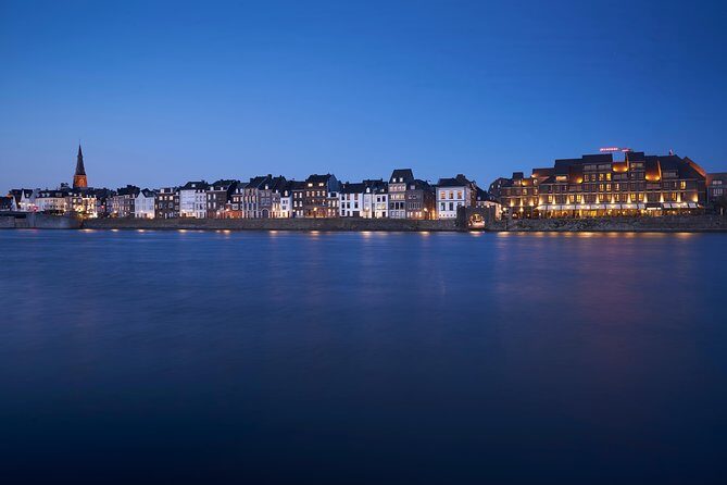 Maastricht Experience with a Local Photographer - Authentic Feedback and Reassurance
