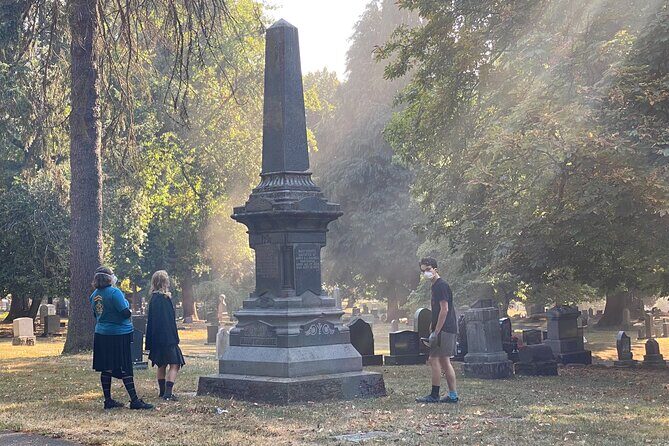 Macabre Ghost History of Portland, Oregon walking tour - An In-Depth Look at the Portland Ghost and History Tour