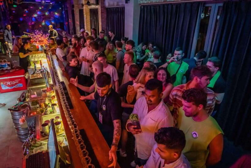 Mad Monkey Hoi An Pub Craw - A Closer Look at What You Can Expect