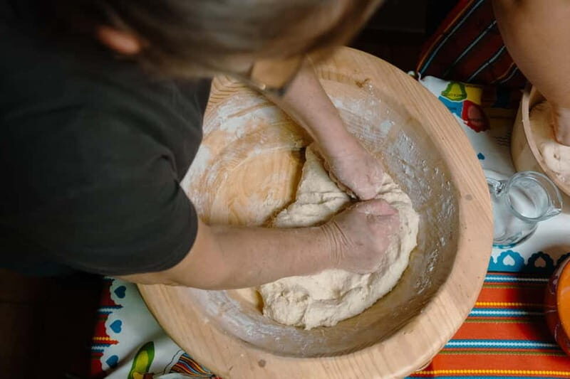 Madeira: Bolo do Caco Workshop with a Local Family - FAQ