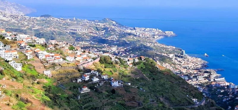 Madeira: Câmara de Lobos and Cabo Girão:Unforgettable adventure 4*4:duration3,5h - The Sum Up