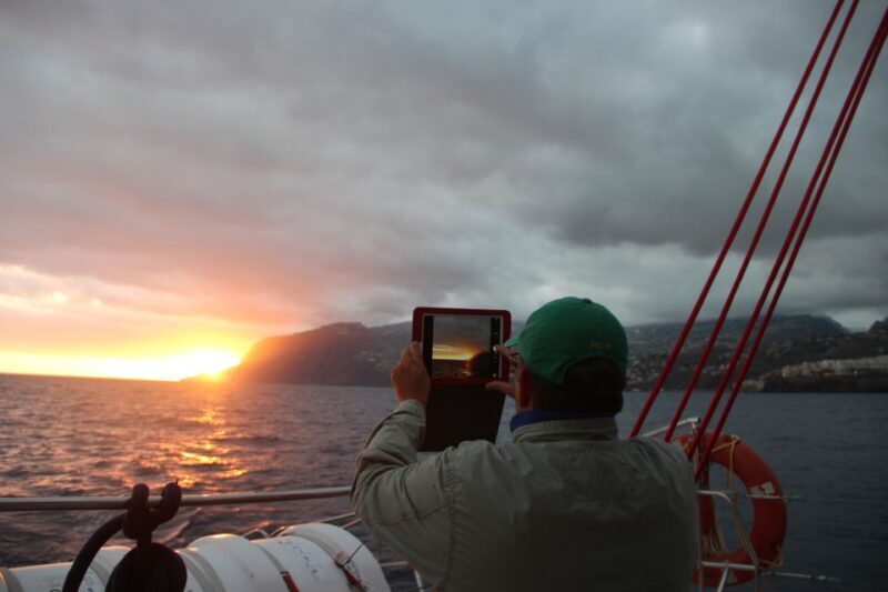 Madeira: Funchal Sunset Tour by Catamaran - FAQ