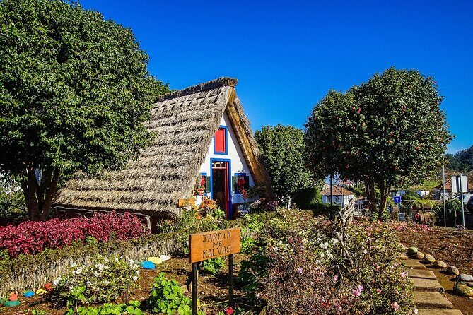 MADEIRA: Jeep Safari to Pico Arieiro & Santana local Houses - Authentic Experiences and Authentic Guides