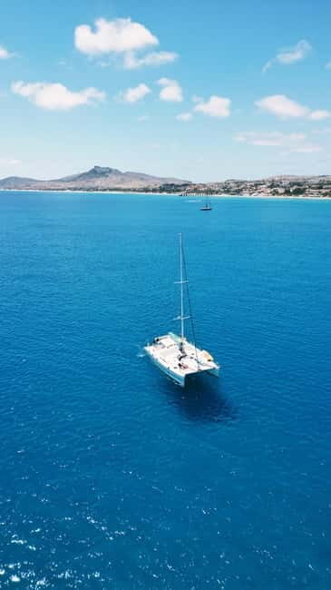 Madeira Private Catamaran Tour in Ponta de Sao Lourenço - Food, Drinks, and Refreshments