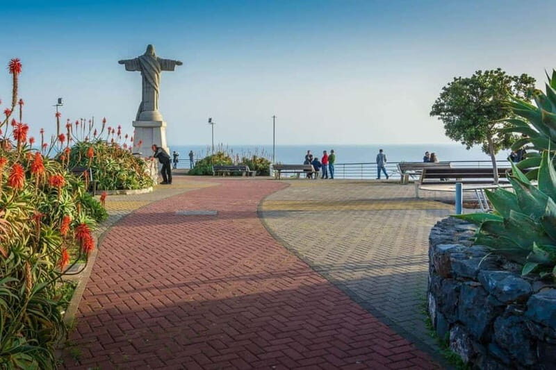 Madeira: Sunday Market Tour with Cristo Rei Viewpoint - A Closer Look at the Madeira Sunday Market Tour