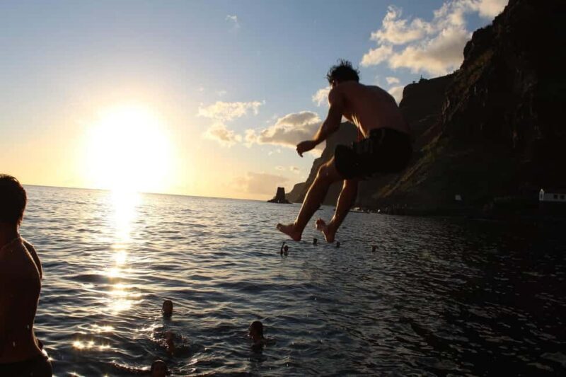 Madeira: Sunset Dinner Cruise - Key Points