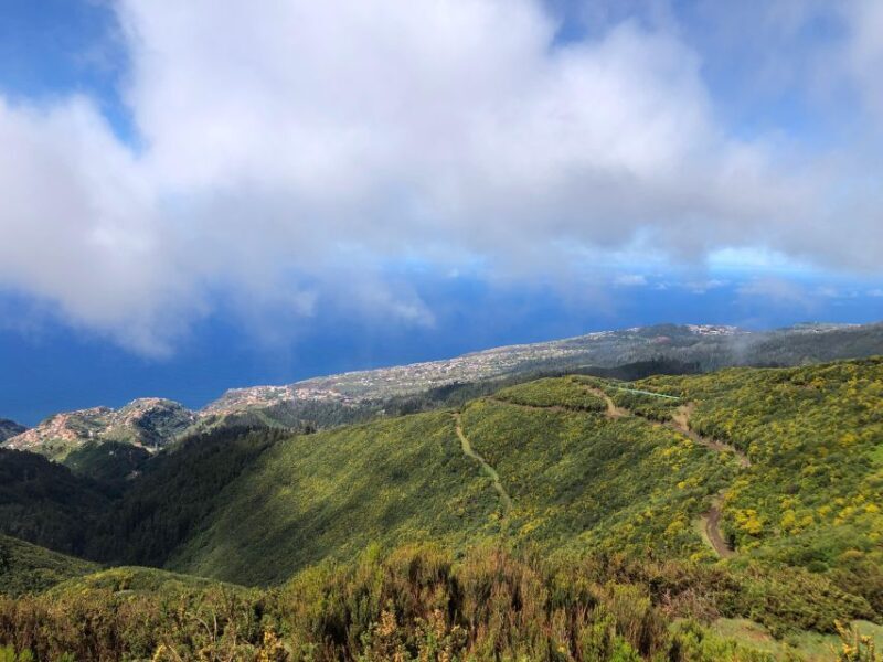 Madeira West Safari - The natural lava pools of Porto Moniz - Traveling in a Fully Open Roof Jeep