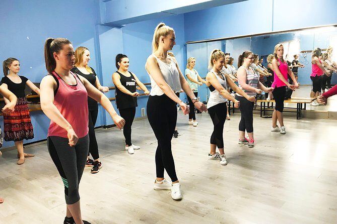 Madrid: 1-Hour Flamenco Class Experience - Key Points