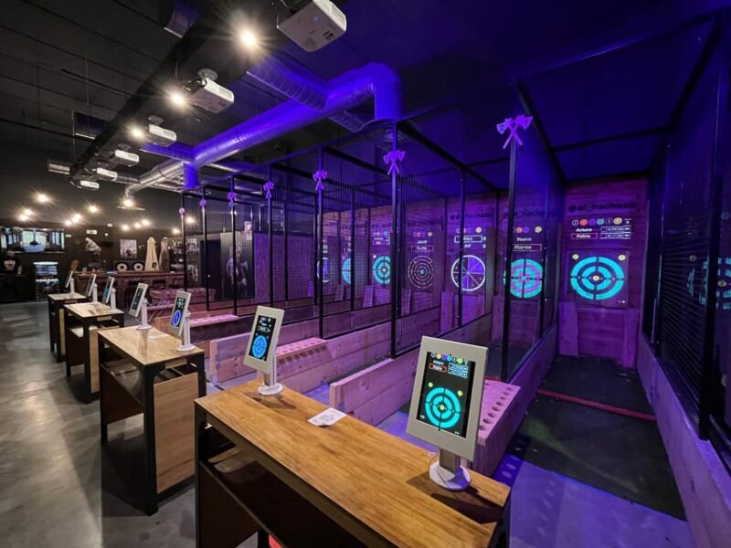 Madrid Atocha : Interactive Axe Throwing 1h - What’s the Tour Like? A Deep Dive