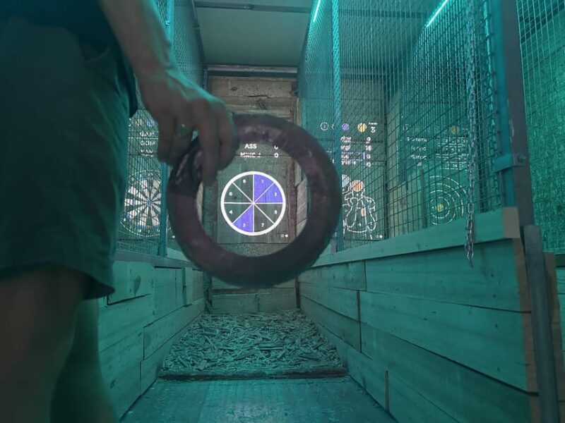 Madrid Atocha : Interactive Axe Throwing 2h - Key Points
