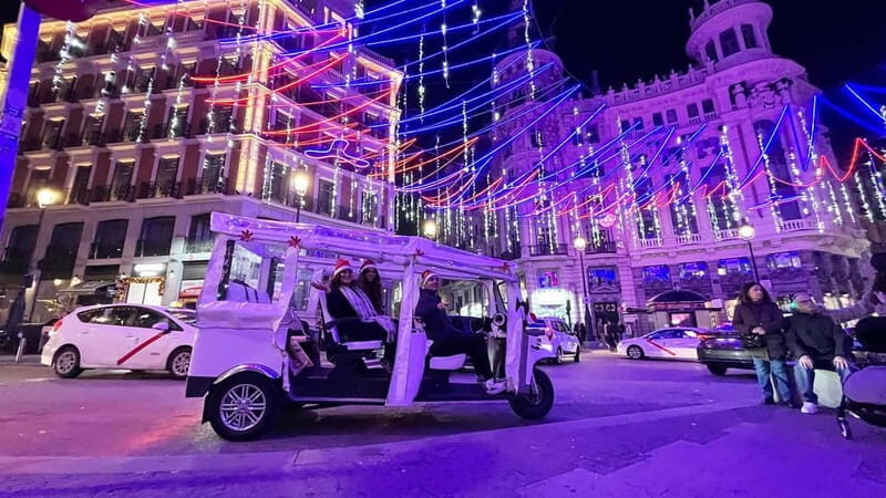 Madrid: "Christmas Tuk Tuk. Luxury Lights and Joy Ride" - An In-Depth Look at the Christmas Tuk Tuk Tour