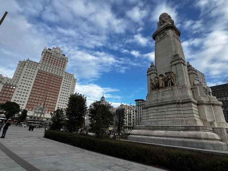 Madrid Downtown: Shopping Tour with Personal Shopper - What Makes This Tour Stand Out
