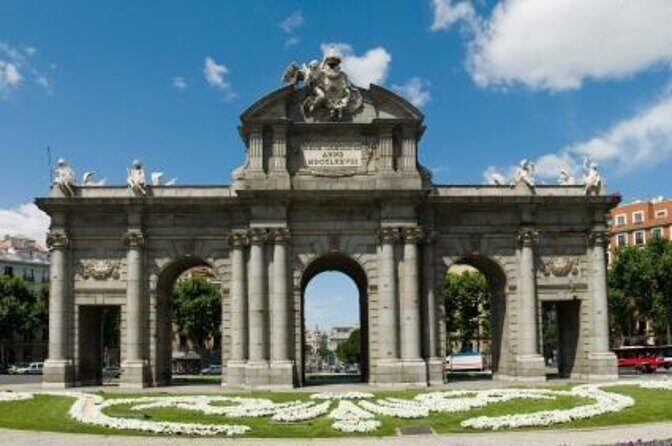 Madrid Evening Walking Tour and optional Flamenco Show - Key Points