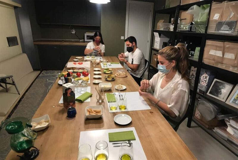 Madrid: Extra Premium Virgin Olive Oil Tasting with Aperitif - Key Points