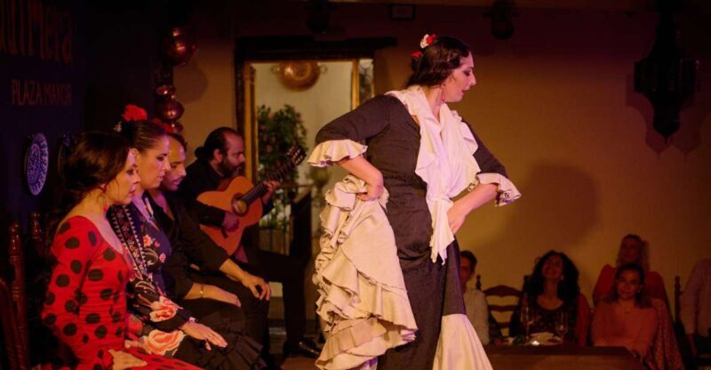 Madrid: Flamenco Show La Quimera with Drinks & Dinner Option - Key Points
