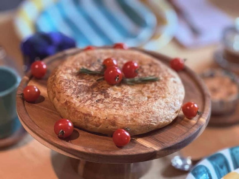 Madrid: Gourmet Spanish Brunch in Hidden Private Art Gallery - Key Points