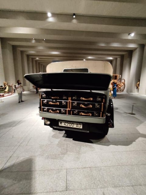Madrid: Guided Tour of the Royal Collections Gallery - Highlights of the Art and Artifacts