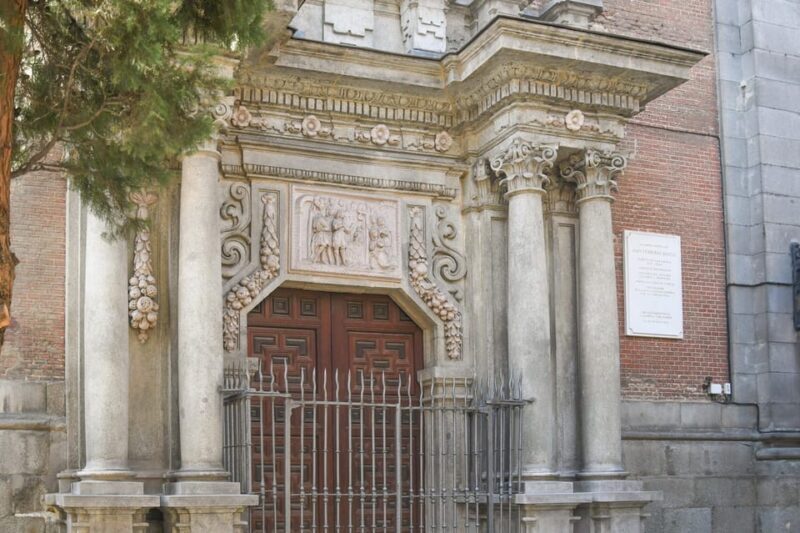 Madrid: Hidden Gems and Secrets Small Group Walking Tour - Discovering Madrid’s Less-Known Corners