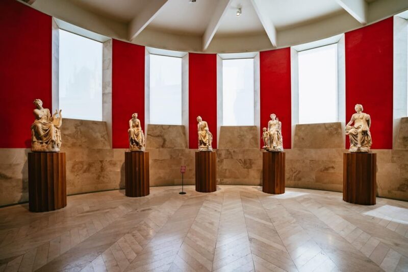 Madrid Highlights + Entrance to Prado Museum - Walking Tour Highlights