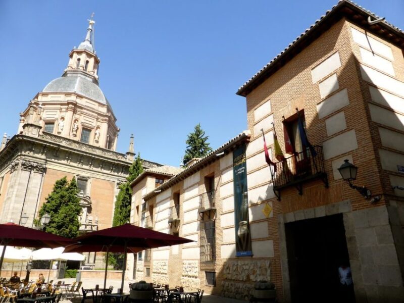 Madrid Historical Centre & Old Town Walking Tour in French - Pricing and Value