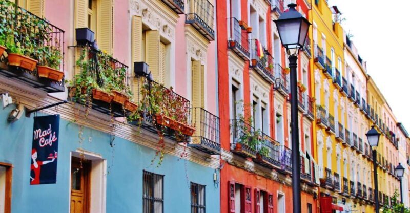 Madrid Historical Centre & Old Town Walking Tour in French - Practical Tips for Travelers