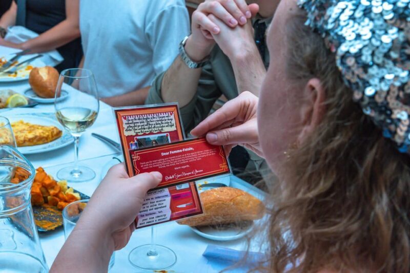 Madrid: Murder Mystery Dinner Experience - The Guides and Group Dynamics