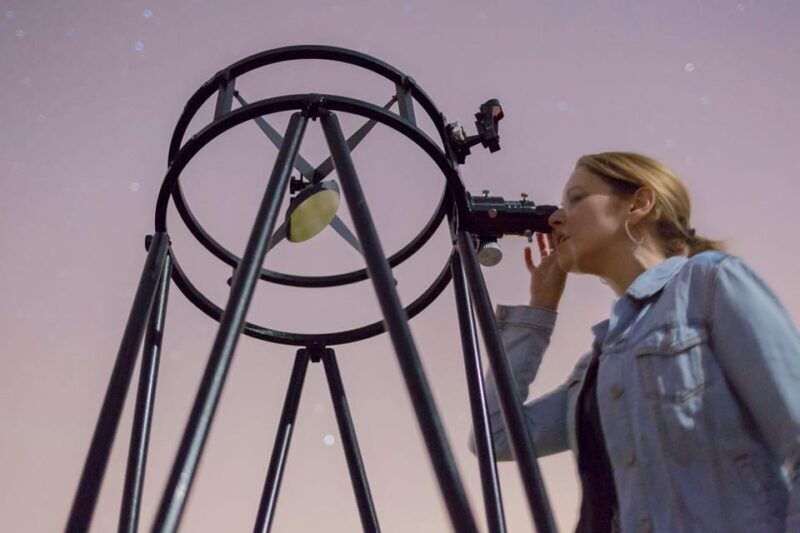 Madrid: Night sky observation with expert astronomer - Key Points