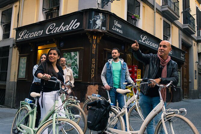 Madrid Night: Vintage Bike Tour Highlights with Optional Tapas - Cycling Experience: Classic or Electric