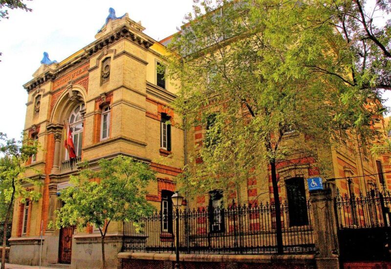 Madrid: Off The Beaten Path Private Walking Tour - Who Will Benefit Most From This Tour?