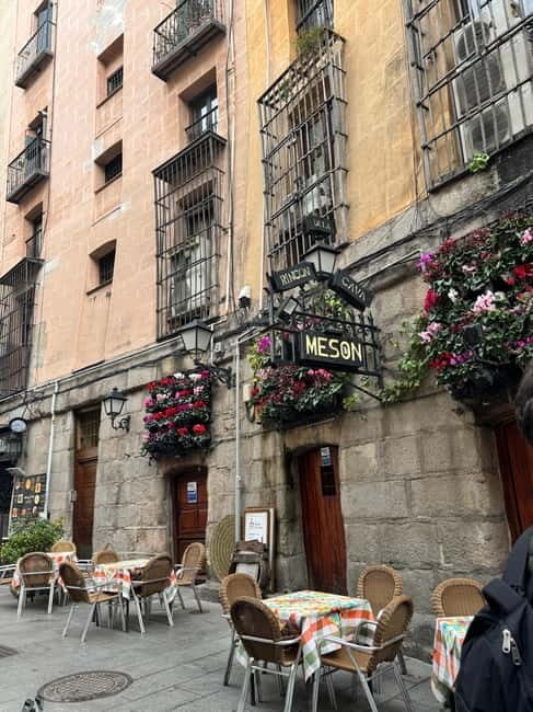 Madrid: Old Town Tour with Tapas Break - FAQ