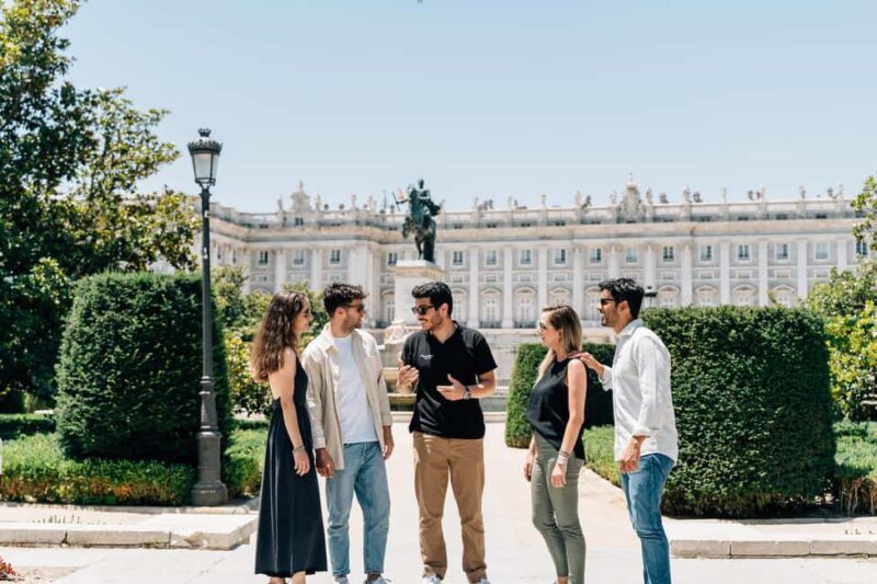Madrid: Old Town Walking Tour and Royal Palace - Key Points