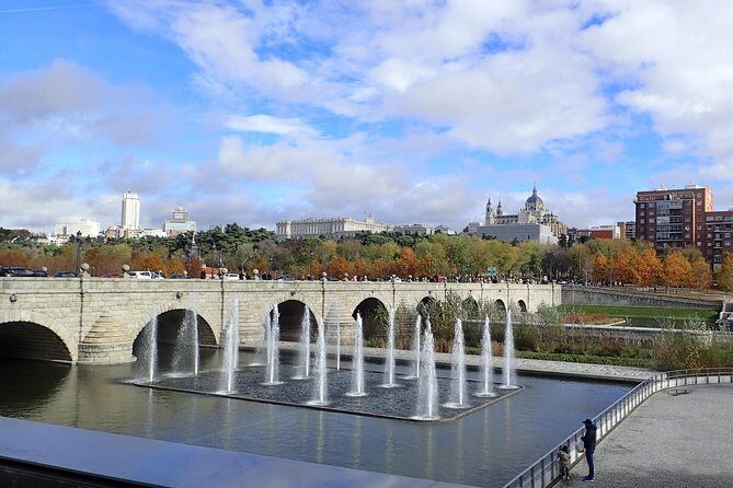 Madrid Parks & Riverside Bike Tour - Detailed Breakdown of the Itinerary