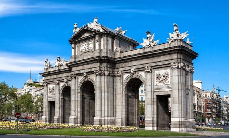 Madrid: Private 2-Hour City Highlights Tour with Local - Practical Details and What to Expect
