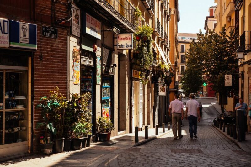 Madrid: Private Tour w/ Locals  Highlights and Hidden Gems - What This Tour Offers: A Close Look at Madrid in Just Three Hours